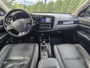 Pelēks Mitsubishi Outlander 2016 Viļņa, ar dzinēja tilpumu 2.00 L un nobraukumu 201 tūkst. km par 14000 €, foto 32 vietnē AUTOMOTO.COM.LV
