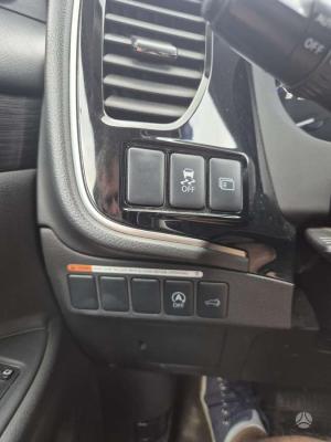 Pelēks Mitsubishi Outlander 2016 Viļņa, ar dzinēja tilpumu 2.00 L un nobraukumu 201 tūkst. km par 14000 €, foto 39 vietnē AUTOMOTO.COM.LV