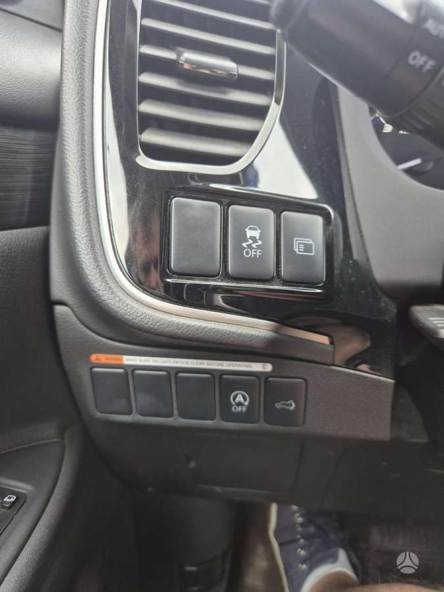 Pelēks Mitsubishi Outlander 2016 Viļņa, ar dzinēja tilpumu 2.00 L un nobraukumu 201 tūkst. km par 14000 €, foto 39 vietnē AUTOMOTO.COM.LV
