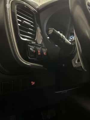 Grey Mitsubishi Outlander 2016 in Klaipeda, with an engine capacity of 2.00 L and mileage of 182 thousand km for 13999 €, photo 19 on AUTOMOTO.COM.LV