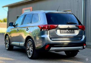 Grey Mitsubishi Outlander 2016 in Utena, with an engine capacity of 2.27 L and mileage of 140 thousand km for 13100 €, photo 20 on AUTOMOTO.COM.LV