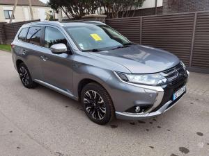 Grey Mitsubishi Outlander 2016 in Kaunas, with an engine capacity of 2.00 L and mileage of 173 thousand km for 7900 €, photo 3 on AUTOMOTO.COM.LV