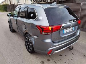 Grey Mitsubishi Outlander 2016 in Kaunas, with an engine capacity of 2.00 L and mileage of 173 thousand km for 7900 €, photo 7 on AUTOMOTO.COM.LV