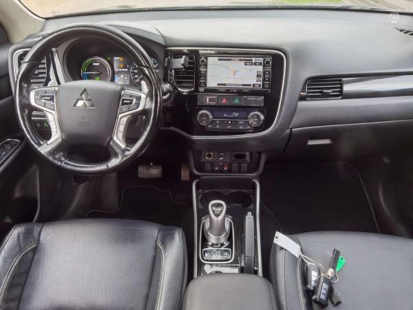 Pelēks Mitsubishi Outlander 2016 Kauņa, ar dzinēja tilpumu 2.00 L un nobraukumu 173 tūkst. km par 7900 €, foto 10 vietnē AUTOMOTO.COM.LV