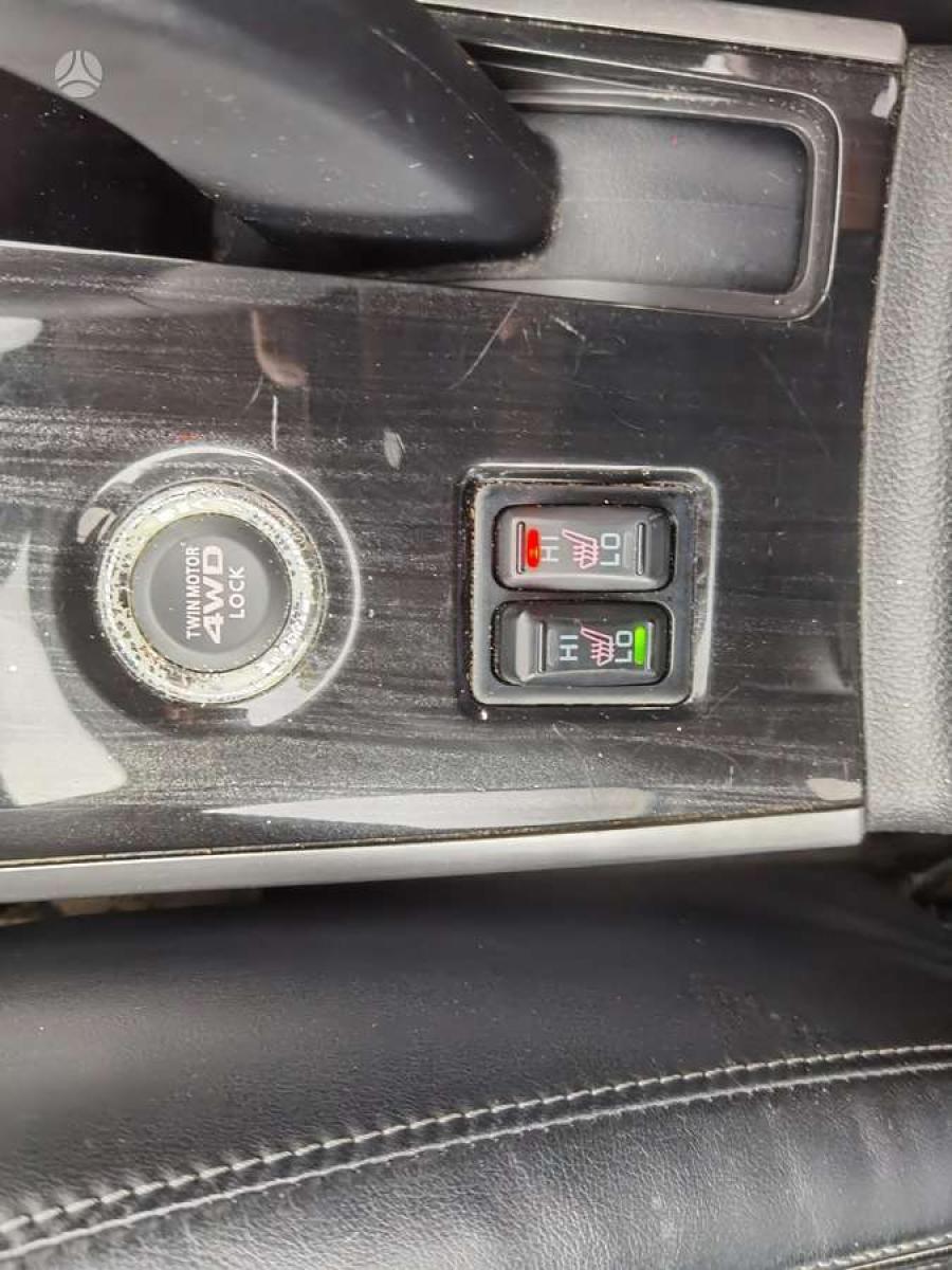 Grey Mitsubishi Outlander 2016 in Kaunas, with an engine capacity of 2.00 L and mileage of 173 thousand km for 7900 €, photo 20 on AUTOMOTO.COM.LV
