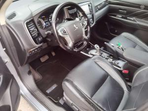Grey Mitsubishi Outlander 2016 in Kaunas, with an engine capacity of 2.00 L and mileage of 173 thousand km for 7900 €, photo 27 on AUTOMOTO.COM.LV