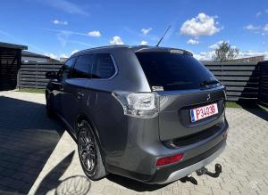 Grey Mitsubishi Outlander 2016 in Klaipeda, with an engine capacity of 2.20 L and mileage of 255 thousand km for 6750 €, photo 7 on AUTOMOTO.COM.LV