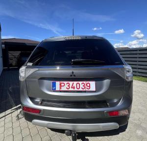 Grey Mitsubishi Outlander 2016 in Klaipeda, with an engine capacity of 2.20 L and mileage of 255 thousand km for 6750 €, photo 8 on AUTOMOTO.COM.LV