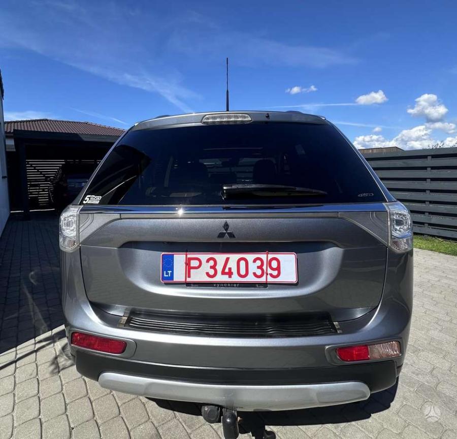 Grey Mitsubishi Outlander 2016 in Klaipeda, with an engine capacity of 2.20 L and mileage of 255 thousand km for 6750 €, photo 8 on AUTOMOTO.COM.LV