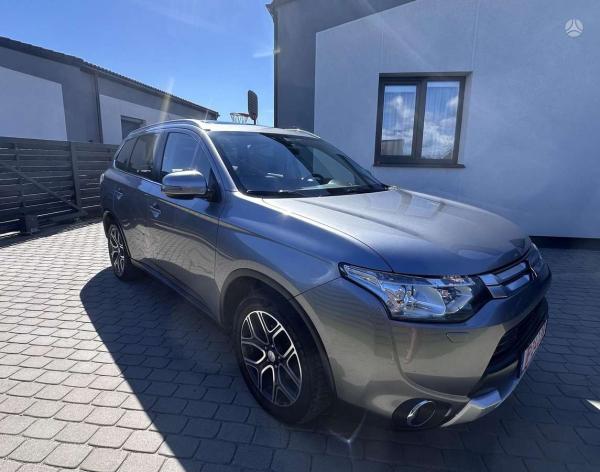 Grey Mitsubishi Outlander 2016 in Klaipeda, with an engine capacity of 2.20 L and mileage of 255 thousand km for 6750 €, photo 10 on AUTOMOTO.COM.LV