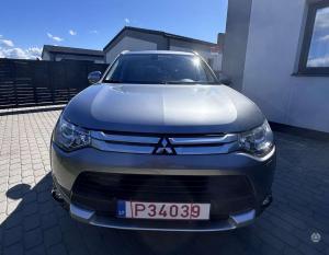 Grey Mitsubishi Outlander 2016 in Klaipeda, with an engine capacity of 2.20 L and mileage of 255 thousand km for 6750 €, photo 12 on AUTOMOTO.COM.LV