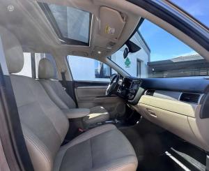 Grey Mitsubishi Outlander 2016 in Klaipeda, with an engine capacity of 2.20 L and mileage of 255 thousand km for 6750 €, photo 17 on AUTOMOTO.COM.LV