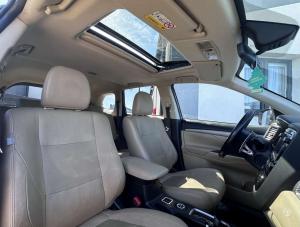 Grey Mitsubishi Outlander 2016 in Klaipeda, with an engine capacity of 2.20 L and mileage of 255 thousand km for 6750 €, photo 18 on AUTOMOTO.COM.LV