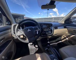 Grey Mitsubishi Outlander 2016 in Klaipeda, with an engine capacity of 2.20 L and mileage of 255 thousand km for 6750 €, photo 21 on AUTOMOTO.COM.LV
