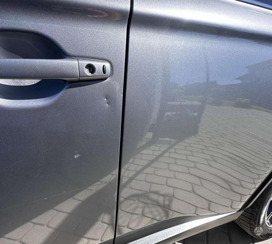 Grey Mitsubishi Outlander 2016 in Klaipeda, with an engine capacity of 2.20 L and mileage of 255 thousand km for 6750 €, photo 28 on AUTOMOTO.COM.LV