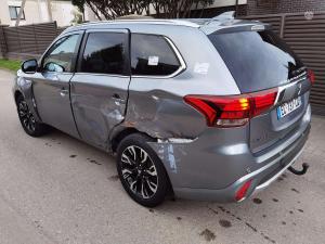 Pelēks Mitsubishi Outlander 2016 Kauņa, ar dzinēja tilpumu 2.00 L un nobraukumu 173 tūkst. km par 7700 €, foto 6 vietnē AUTOMOTO.COM.LV