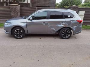 Pelēks Mitsubishi Outlander 2016 Kauņa, ar dzinēja tilpumu 2.00 L un nobraukumu 173 tūkst. km par 7700 €, foto 7 vietnē AUTOMOTO.COM.LV