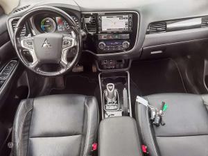 Pelēks Mitsubishi Outlander 2016 Kauņa, ar dzinēja tilpumu 2.00 L un nobraukumu 173 tūkst. km par 7700 €, foto 19 vietnē AUTOMOTO.COM.LV