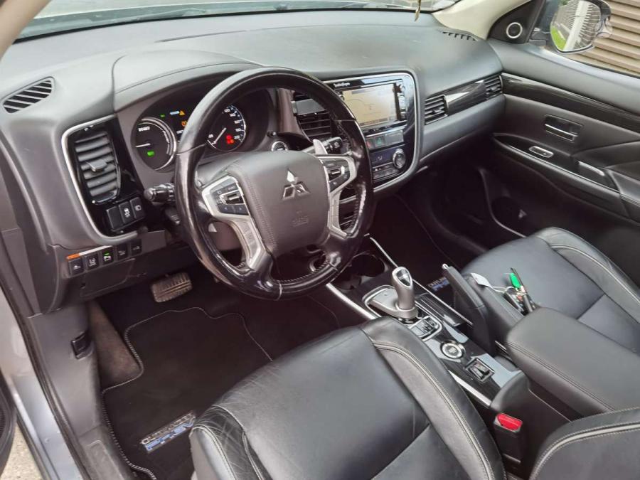 Pelēks Mitsubishi Outlander 2016 Kauņa, ar dzinēja tilpumu 2.00 L un nobraukumu 173 tūkst. km par 7700 €, foto 23 vietnē AUTOMOTO.COM.LV