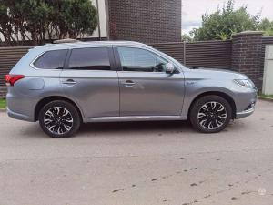 Pelēks Mitsubishi Outlander 2016 Kauņa, ar dzinēja tilpumu 2.00 L un nobraukumu 173 tūkst. km par 7700 €, foto 32 vietnē AUTOMOTO.COM.LV
