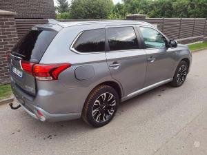 Pelēks Mitsubishi Outlander 2016 Kauņa, ar dzinēja tilpumu 2.00 L un nobraukumu 173 tūkst. km par 7700 €, foto 33 vietnē AUTOMOTO.COM.LV