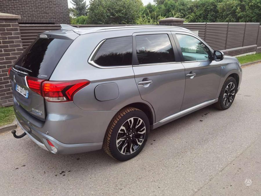 Pelēks Mitsubishi Outlander 2016 Kauņa, ar dzinēja tilpumu 2.00 L un nobraukumu 173 tūkst. km par 7700 €, foto 33 vietnē AUTOMOTO.COM.LV