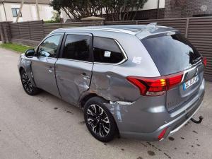 Pelēks Mitsubishi Outlander 2016 Kauņa, ar dzinēja tilpumu 2.00 L un nobraukumu 173 tūkst. km par 7700 €, foto 34 vietnē AUTOMOTO.COM.LV