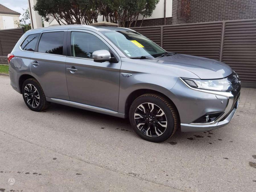 Pelēks Mitsubishi Outlander 2016 Kauņa, ar dzinēja tilpumu 2.00 L un nobraukumu 173 tūkst. km par 7700 €, foto 39 vietnē AUTOMOTO.COM.LV