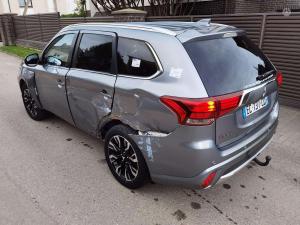Pelēks Mitsubishi Outlander 2016 Kauņa, ar dzinēja tilpumu 2.00 L un nobraukumu 173 tūkst. km par 7700 €, foto 47 vietnē AUTOMOTO.COM.LV