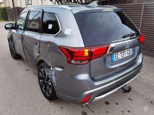 Pelēks Mitsubishi Outlander 2016 Kauņa, ar dzinēja tilpumu 2.00 L un nobraukumu 173 tūkst. km par 7700 €, foto 48 vietnē AUTOMOTO.COM.LV