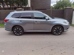 Pelēks Mitsubishi Outlander 2016 Kauņa, ar dzinēja tilpumu 2.00 L un nobraukumu 173 tūkst. km par 7700 €, foto 51 vietnē AUTOMOTO.COM.LV