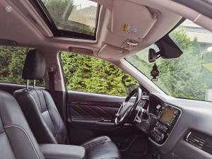Grey Mitsubishi Outlander 2016 in Kaunas, with an engine capacity of 2.00 L and mileage of 173 thousand km for 6900 €, photo 35 on AUTOMOTO.COM.LV