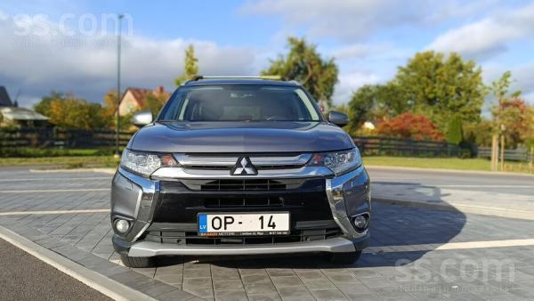Pelēks Mitsubishi Outlander 2016 Valmiera, ar dzinēja tilpumu 2.00 L un nobraukumu 240 tūkst. km par 11500 €, foto 11 vietnē AUTOMOTO.COM.LV