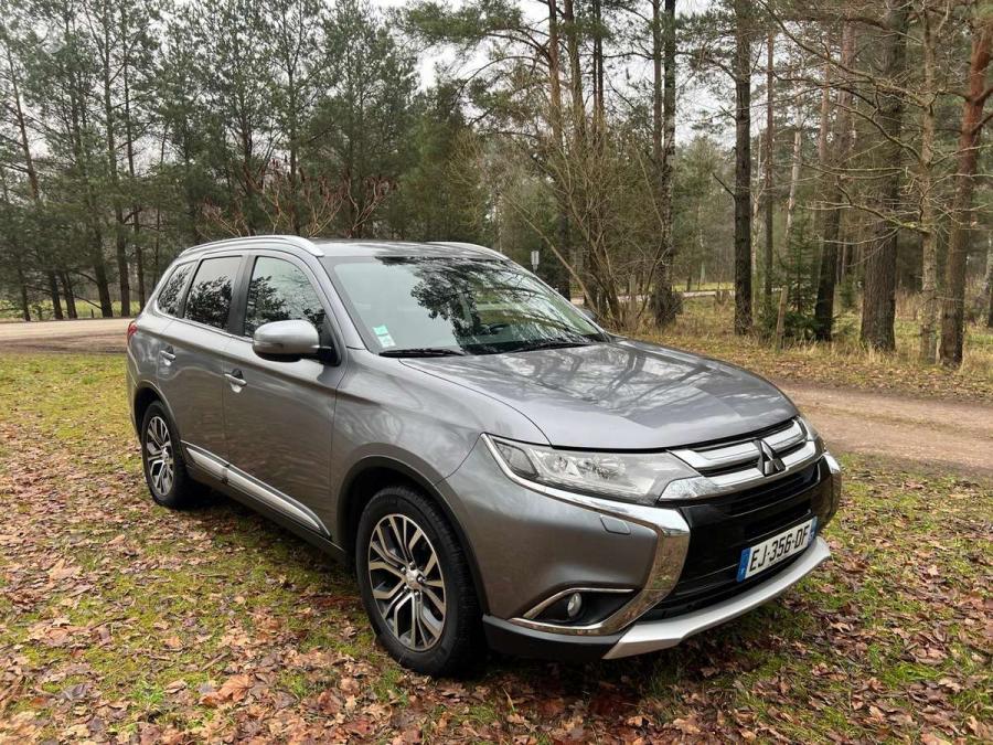 Pelēks Mitsubishi Outlander 2017 Tauragė, ar dzinēja tilpumu 2.27 L un nobraukumu 149 tūkst. km par 9800 €, foto 2 vietnē AUTOMOTO.COM.LV