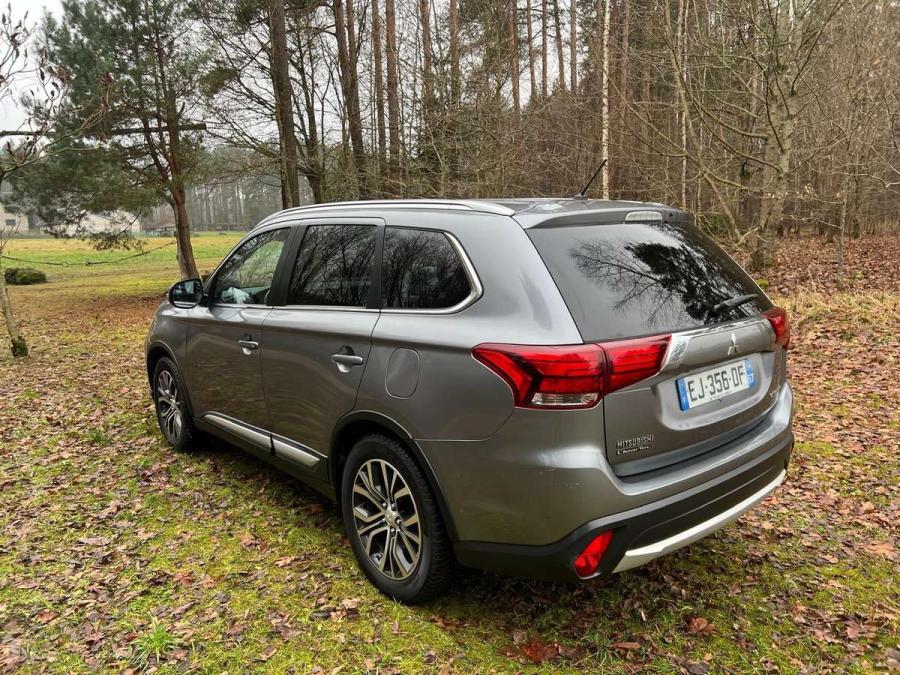 Pelēks Mitsubishi Outlander 2017 Tauragė, ar dzinēja tilpumu 2.27 L un nobraukumu 149 tūkst. km par 9800 €, foto 6 vietnē AUTOMOTO.COM.LV