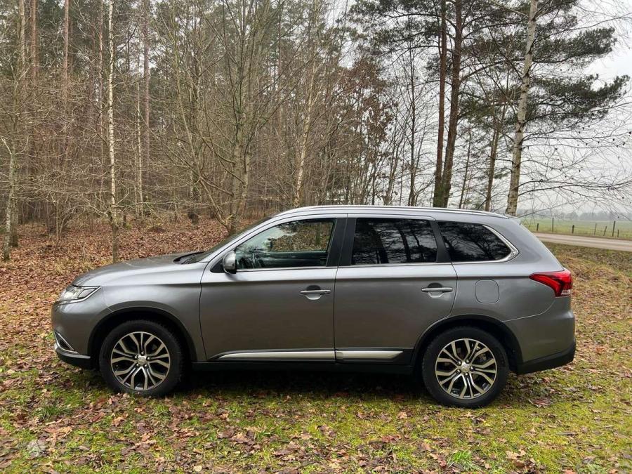Pelēks Mitsubishi Outlander 2017 Tauragė, ar dzinēja tilpumu 2.27 L un nobraukumu 149 tūkst. km par 9800 €, foto 8 vietnē AUTOMOTO.COM.LV