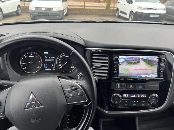 Серый Мицубиси Аутлендер 2017 в Таураге, объемом двигателя 2.27 л и пробегом 149 тыс. км за 9800 €, фото 10 на AUTOMOTO.COM.LV