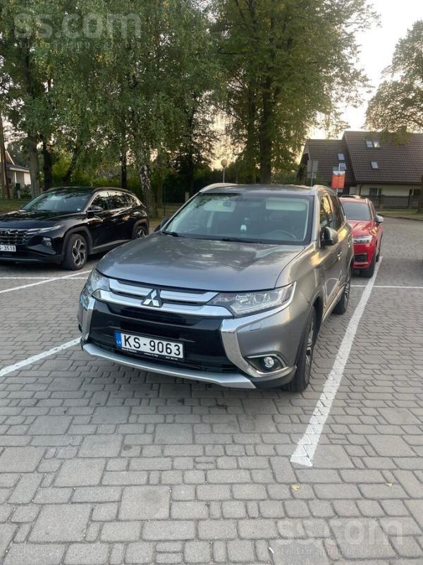 Grey Mitsubishi Outlander 2017 in Tukums, with an engine capacity of 2.30 L and mileage of 260 thousand km for 8500 €, photo 4 on AUTOMOTO.COM.LV