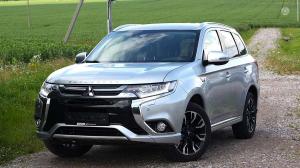 Grey Mitsubishi Outlander 2017 in Kretinga, with an engine capacity of 2.00 L and mileage of 167 thousand km for 13399 €, photo 7 on AUTOMOTO.COM.LV