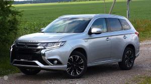 Grey Mitsubishi Outlander 2017 in Kretinga, with an engine capacity of 2.00 L and mileage of 167 thousand km for 13399 €, photo 8 on AUTOMOTO.COM.LV