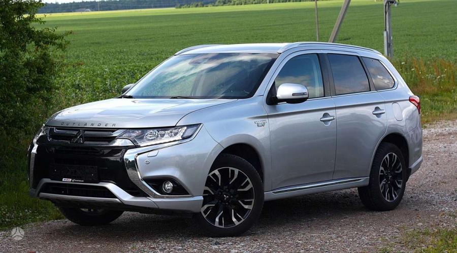 Grey Mitsubishi Outlander 2017 in Kretinga, with an engine capacity of 2.00 L and mileage of 167 thousand km for 13399 €, photo 8 on AUTOMOTO.COM.LV