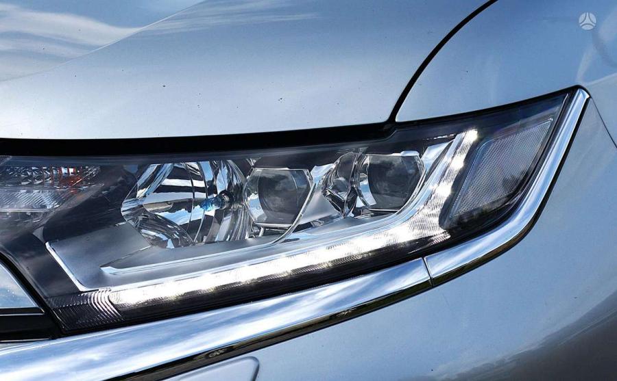 Grey Mitsubishi Outlander 2017 in Kretinga, with an engine capacity of 2.00 L and mileage of 167 thousand km for 13399 €, photo 9 on AUTOMOTO.COM.LV