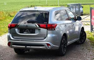 Grey Mitsubishi Outlander 2017 in Kretinga, with an engine capacity of 2.00 L and mileage of 167 thousand km for 13399 €, photo 14 on AUTOMOTO.COM.LV