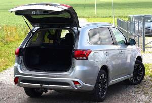 Grey Mitsubishi Outlander 2017 in Kretinga, with an engine capacity of 2.00 L and mileage of 167 thousand km for 13399 €, photo 15 on AUTOMOTO.COM.LV
