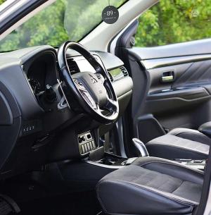 Grey Mitsubishi Outlander 2017 in Kretinga, with an engine capacity of 2.00 L and mileage of 167 thousand km for 13399 €, photo 21 on AUTOMOTO.COM.LV