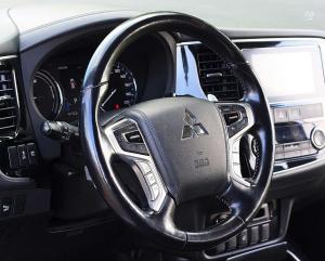 Grey Mitsubishi Outlander 2017 in Kretinga, with an engine capacity of 2.00 L and mileage of 167 thousand km for 13399 €, photo 22 on AUTOMOTO.COM.LV