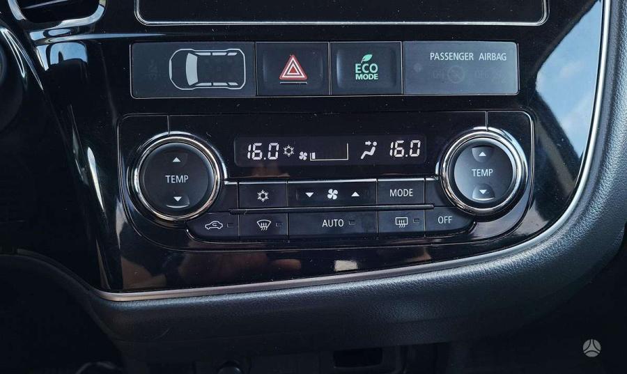 Grey Mitsubishi Outlander 2017 in Kretinga, with an engine capacity of 2.00 L and mileage of 167 thousand km for 13399 €, photo 29 on AUTOMOTO.COM.LV