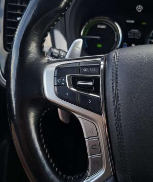 Grey Mitsubishi Outlander 2017 in Kretinga, with an engine capacity of 2.00 L and mileage of 167 thousand km for 13399 €, photo 36 on AUTOMOTO.COM.LV