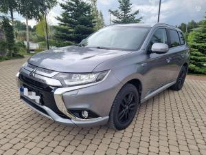 Grey Mitsubishi Outlander 2017 in Alytus, with an engine capacity of 2.00 L and mileage of 126 thousand km for 13500 €, photo  on AUTOMOTO.COM.LV