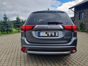 Grey Mitsubishi Outlander 2017 in Alytus, with an engine capacity of 2.00 L and mileage of 126 thousand km for 13500 €, photo 8 on AUTOMOTO.COM.LV